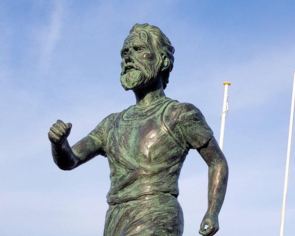 Het bronzen beeld van Joop Smit | Egmond Online