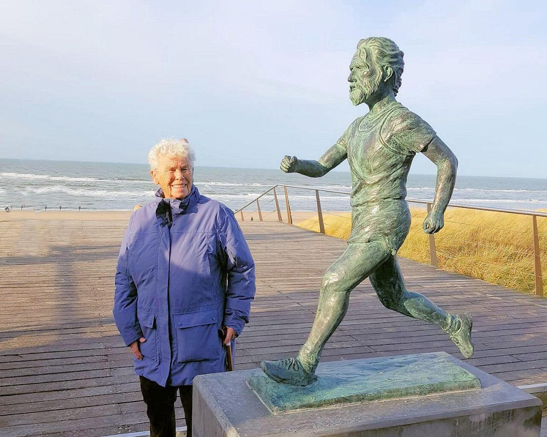 Het bronzen beeld van Joop Smit | Egmond Online